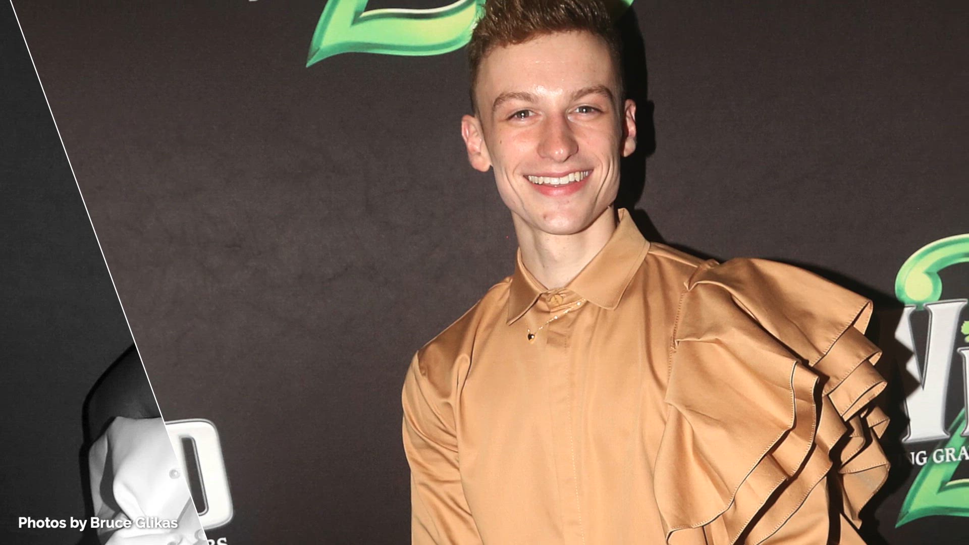 Video: The Current Cast of WICKED Lights Up the Green Carpet for the ...
